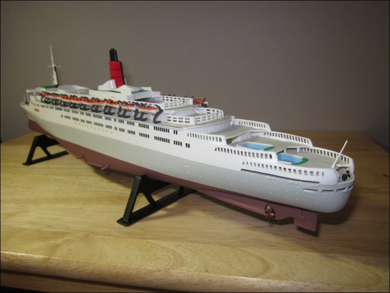 Airfix 1/600 Queen Elizabeth 2 (06203) - - The Airfix Tribute Forum