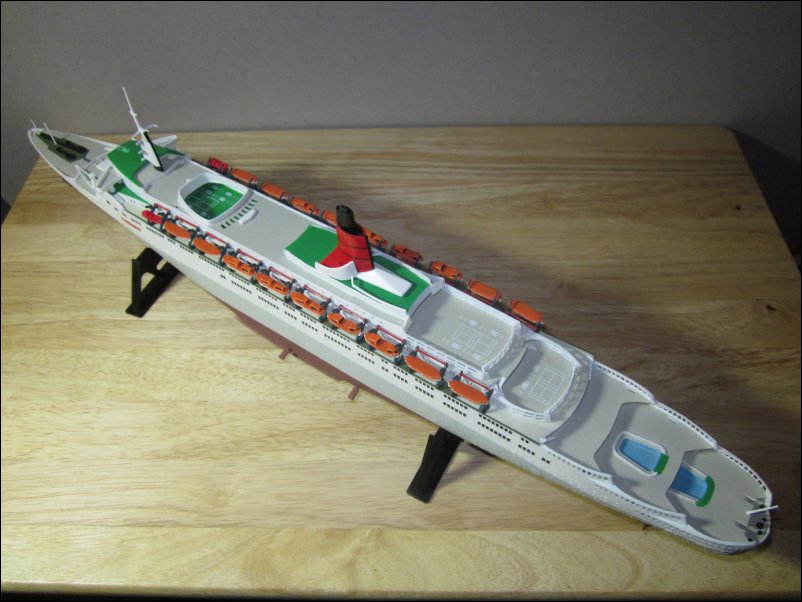 Airfix 1/600 Queen Elizabeth 2 (06203) - - The Airfix Tribute Forum